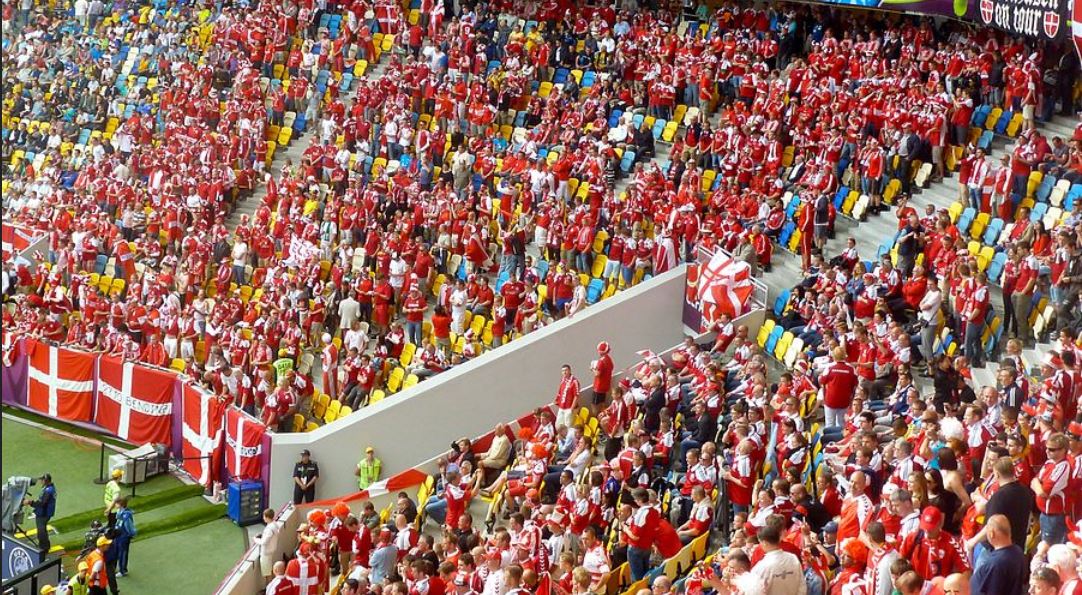 Trenér Dánska si v Baku obleče své vítězné triko, co dalšího prozradil ...