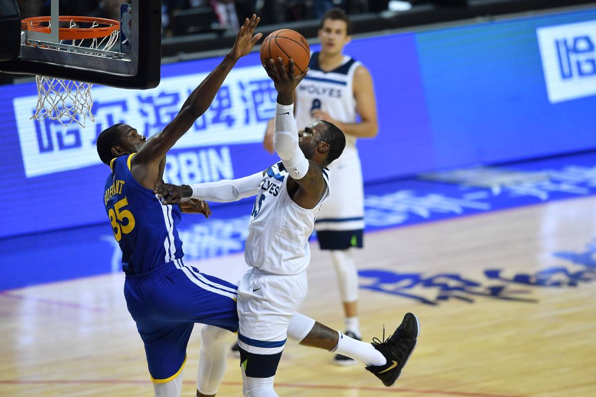 Kevin Durant překonal legendárního Shaquilla O'Neala, v historické ...